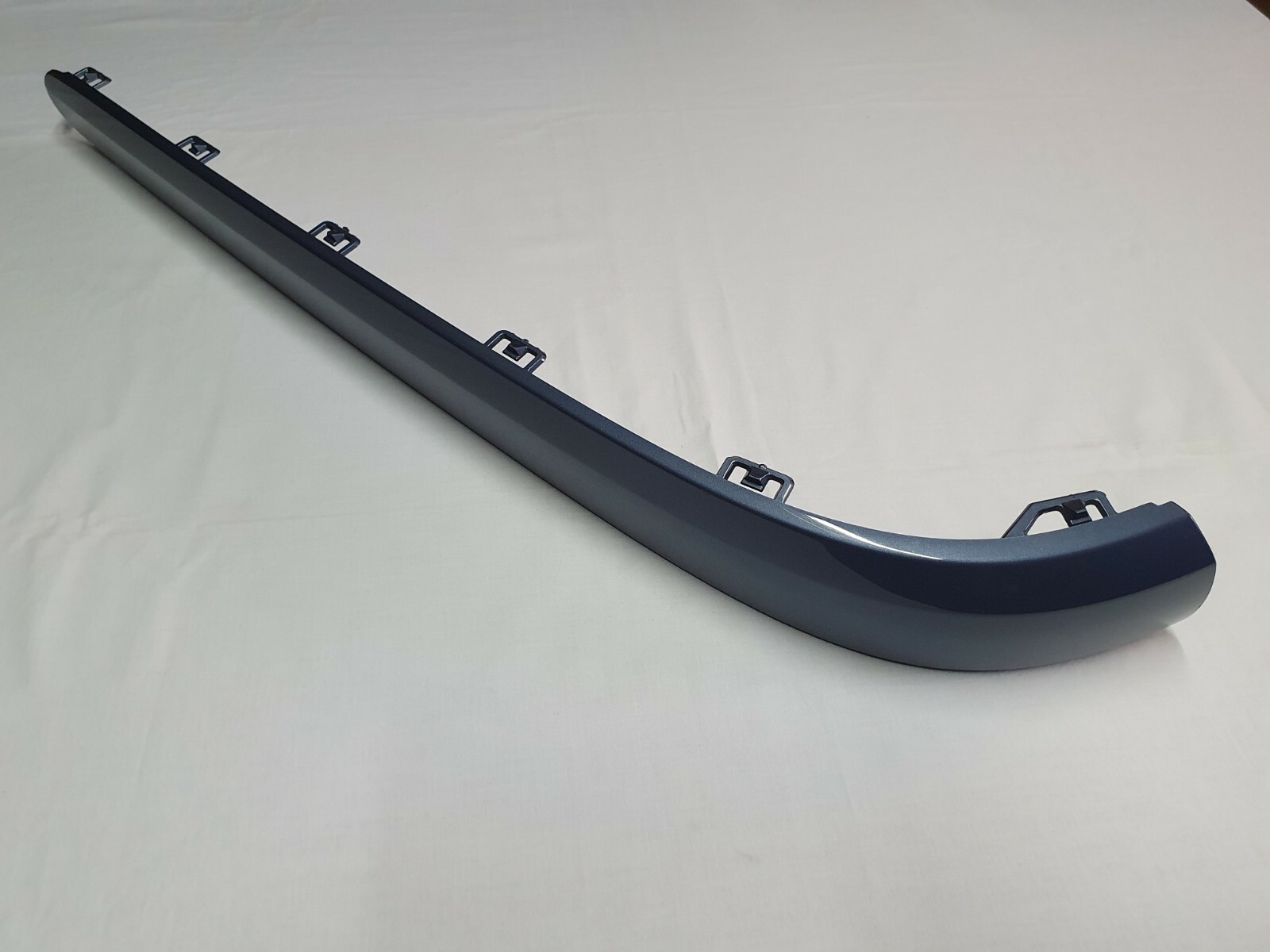 Neu Orig. Mercedes W211 5353 Tealitblau met. Leiste Hinten Links ...