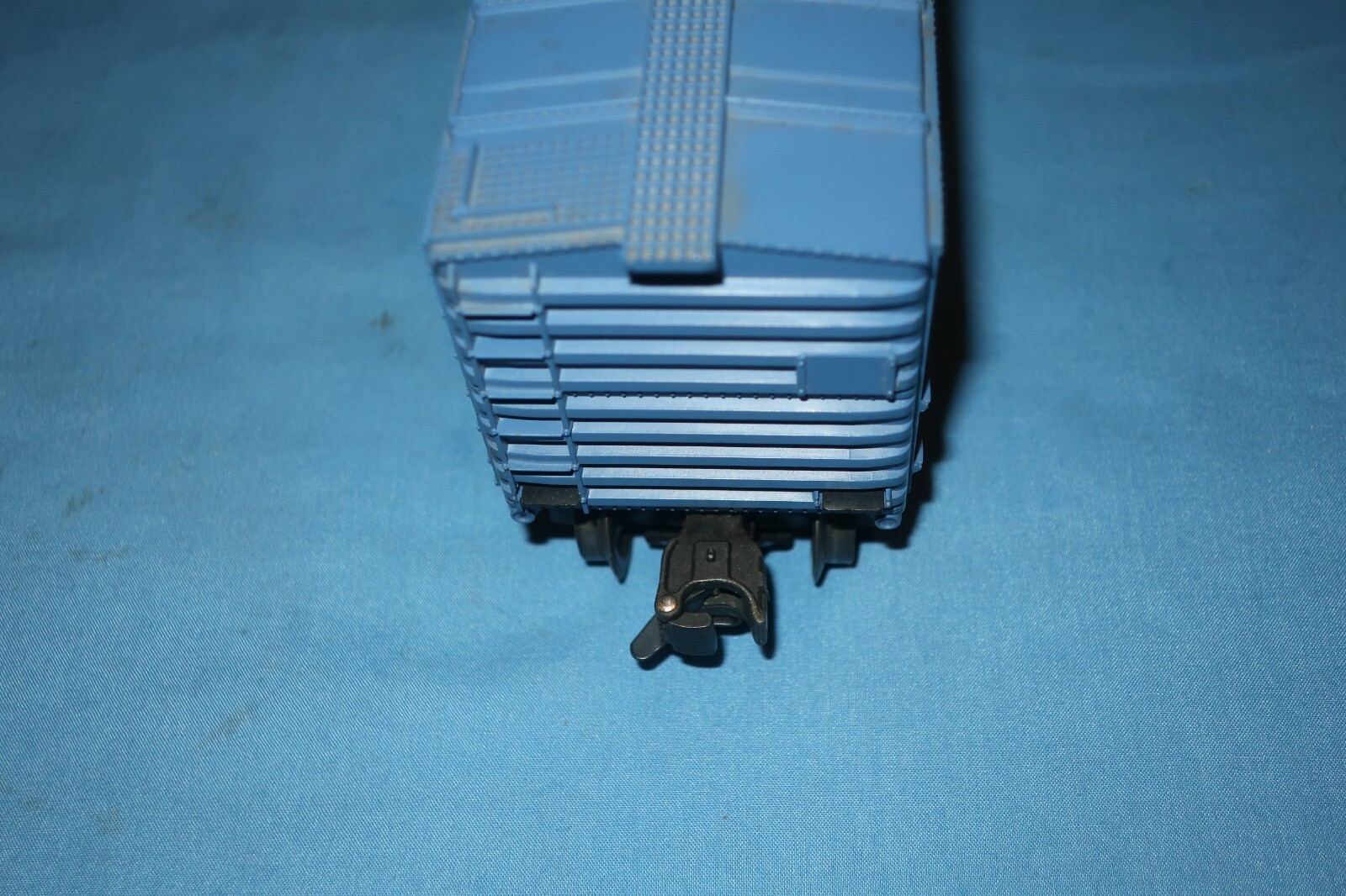 Lionel #3424 Operating Brakeman Car with #3424-100 Low Bridge Signal ...
