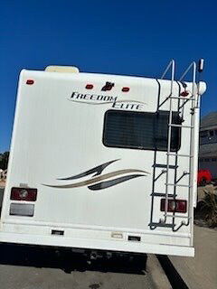 2015 Thor Motor Coach Freedom Elite 22E 23' Class C RV 6.8L Generator ...