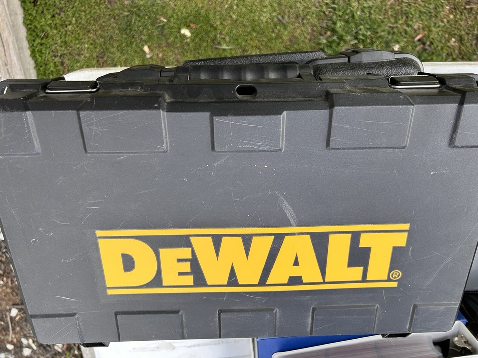 Dewalt Corded Electric DW505 VSR Hammer Drill + Case+ Aux Handle Tested ...