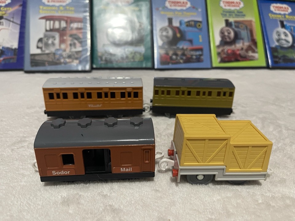 Thomas & Friends Tomy Trackmaster Troublesome Trucks Brown Coach Mail ...