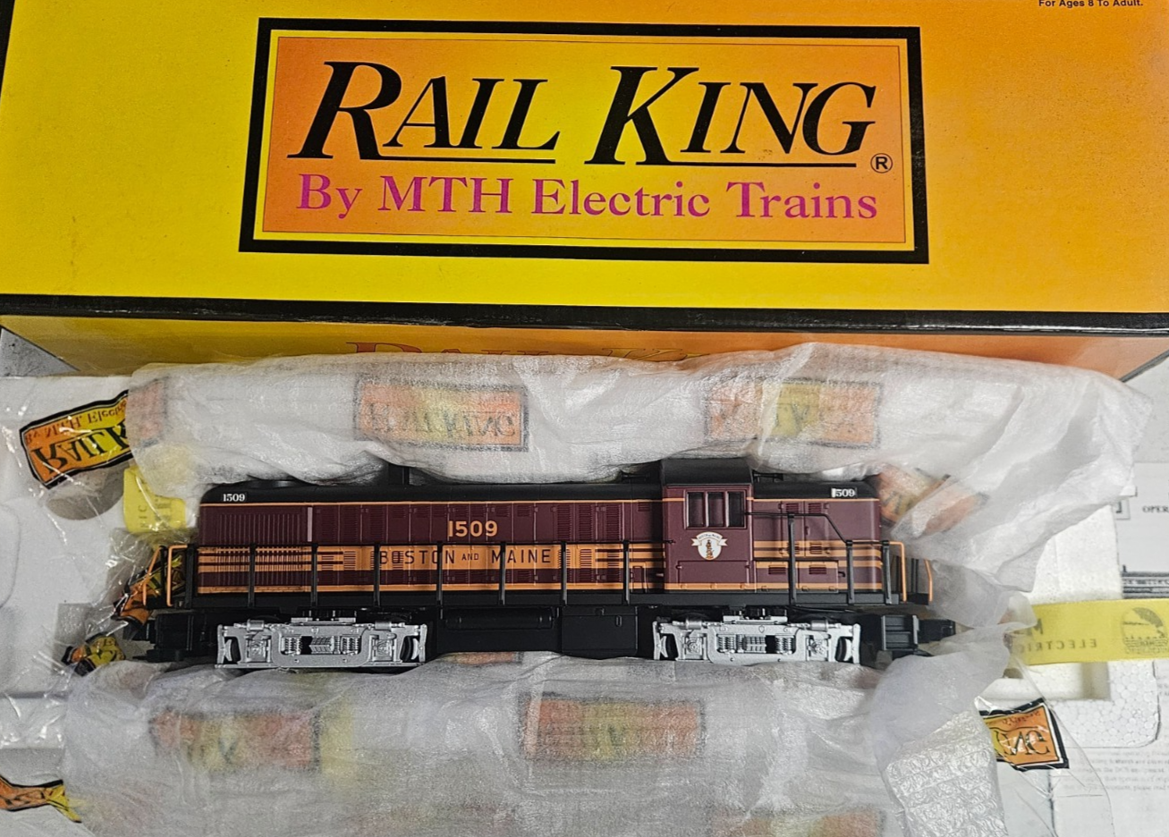 MTH 30-2207-1 O SCALE BOSTON & MAINE RS-3 DIESEL ENGINE WITH PROTO ...