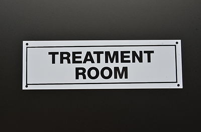 TREATMENT ROOM door sign or sticker 190mm x 58mm beauty salon clinic ...