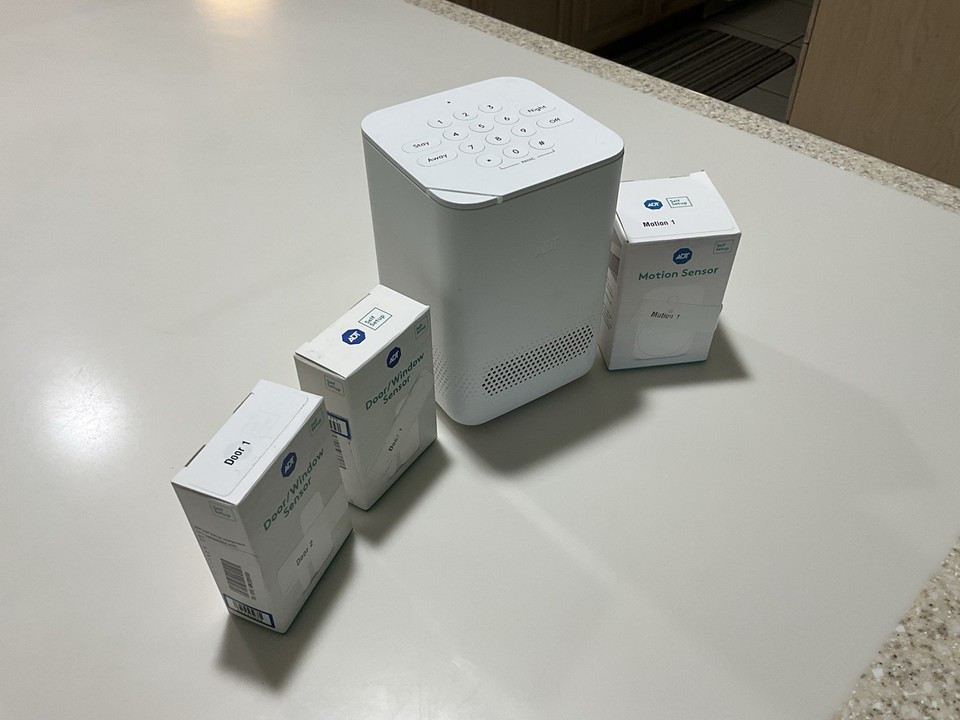 ADT Wireless Home Security System Kit – Smart Hub, 2 Sensors & Motion ...