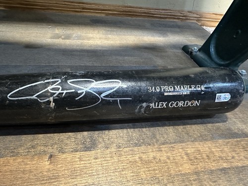 Old Hickory 34.0 Pro Maple G4 Alex Gordon Autographed Bat Kansas City ...