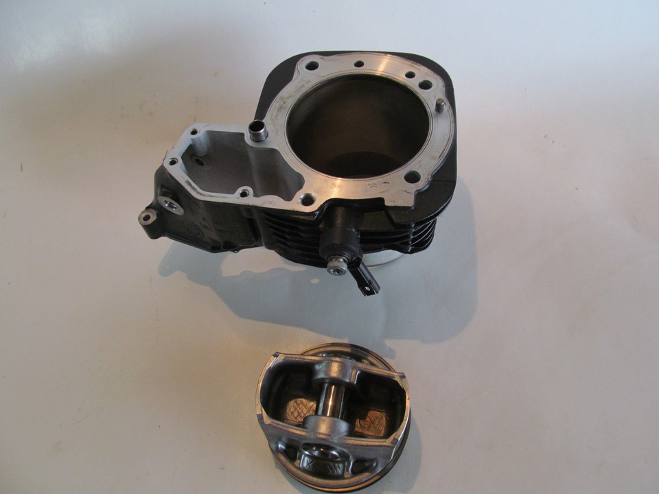 BMW R 1200 RT R1200RT 03-09 LEFT ENGINE CYLINDER JUG 11117673527 ...