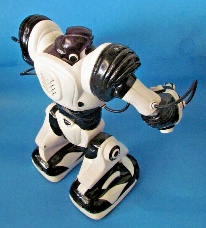 Collectible Wowee Robosapien Humanoid Robot W/ Remote Control 14 ...