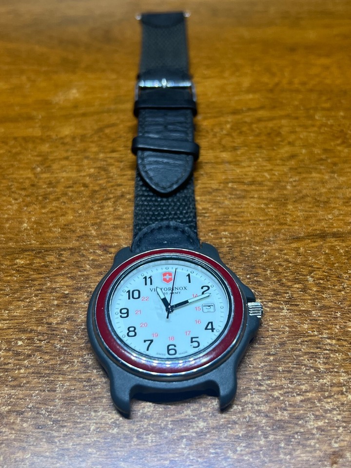 Vintage Swiss Army Victorinox Mens 40mm Watch Field Marlboro Adventure ...