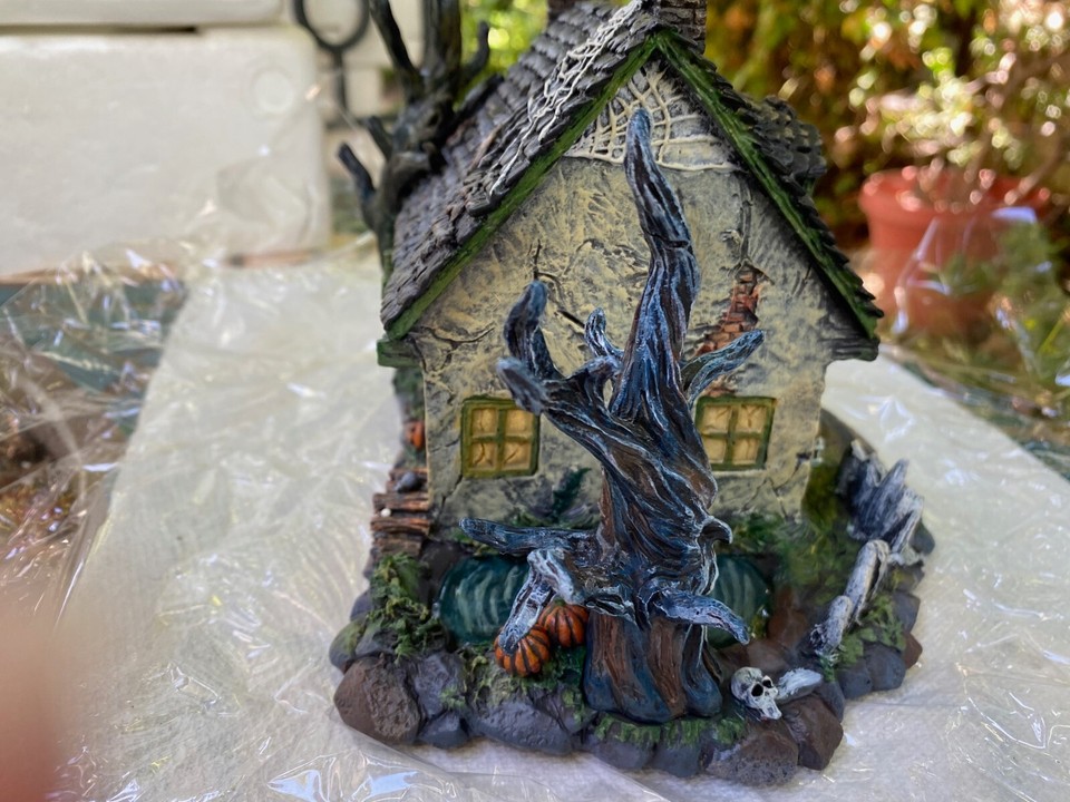 Hawthorne Universal Studios Monsters Halloween Village - Frankenstein's ...