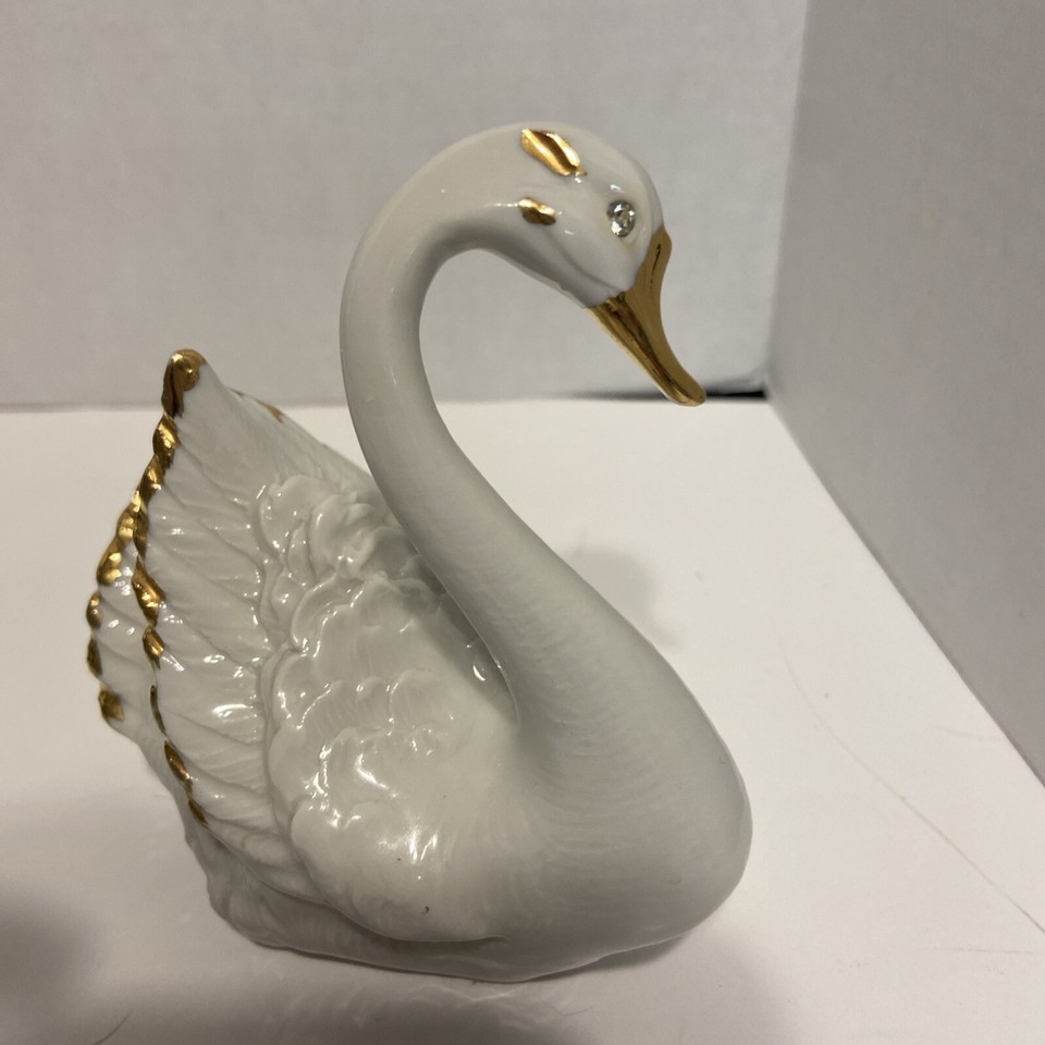 VTG Capodimonte porcelain Swan creamy white accents and gold with ...