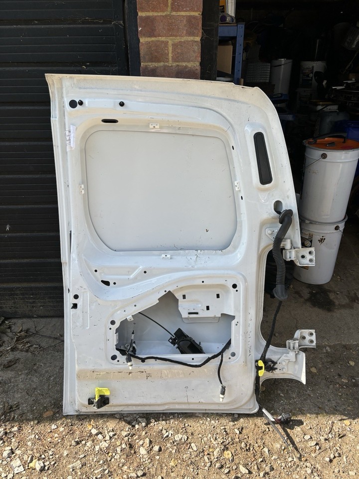 2019-2025 Peugeot Partner Rear Door, Passenger Side. Needs Repair ...