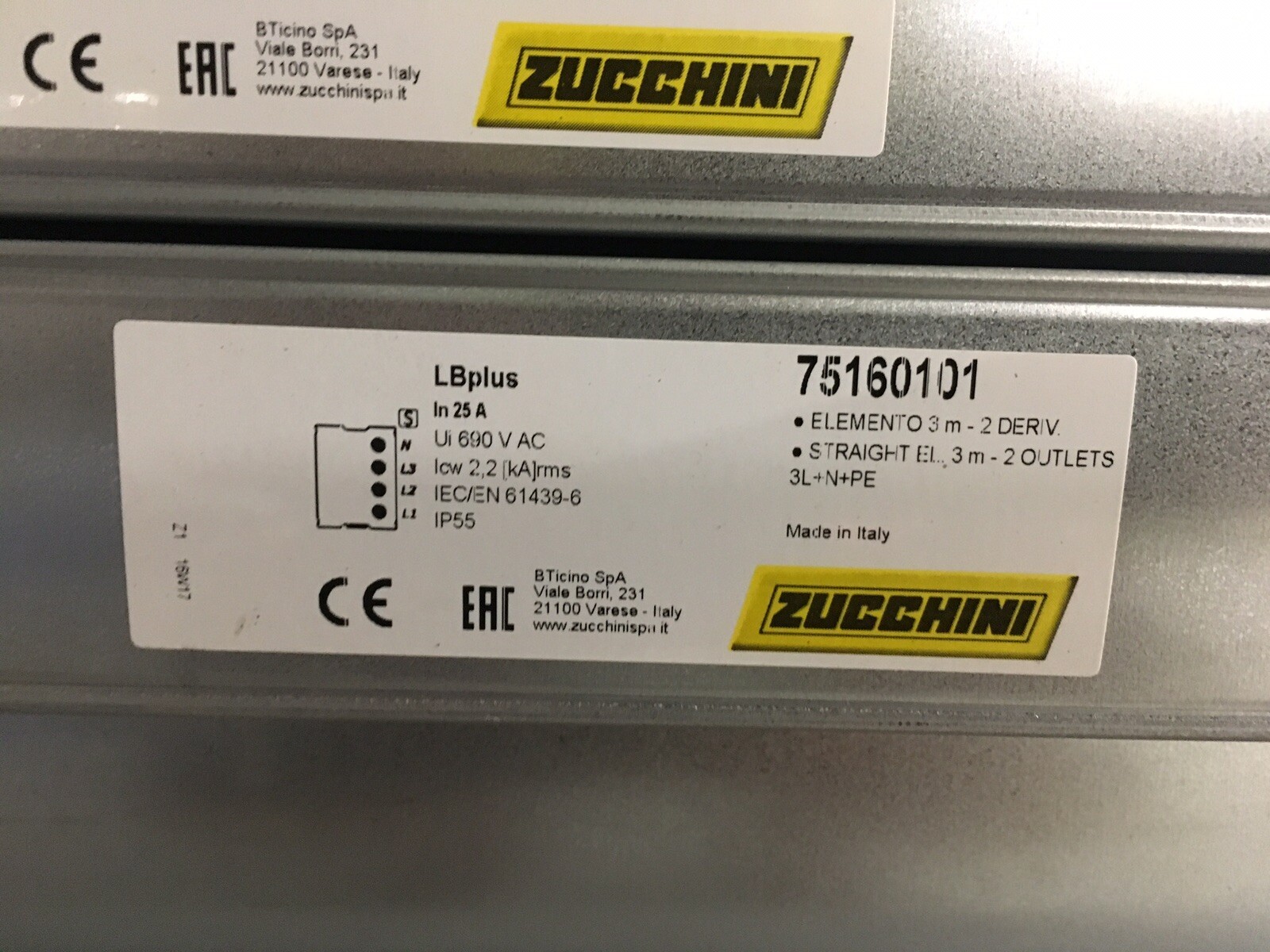 Busbar Buzbar Trunking Zucchini LB Plus, 2 Tap Off Outlets, 25A, 40A 3m ...