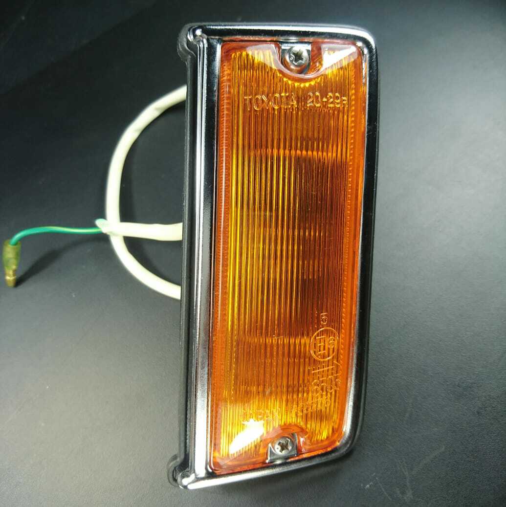 Toyota Corona RT81 Side Turn Signal Light Assy RH Genuine Koito NOS ...