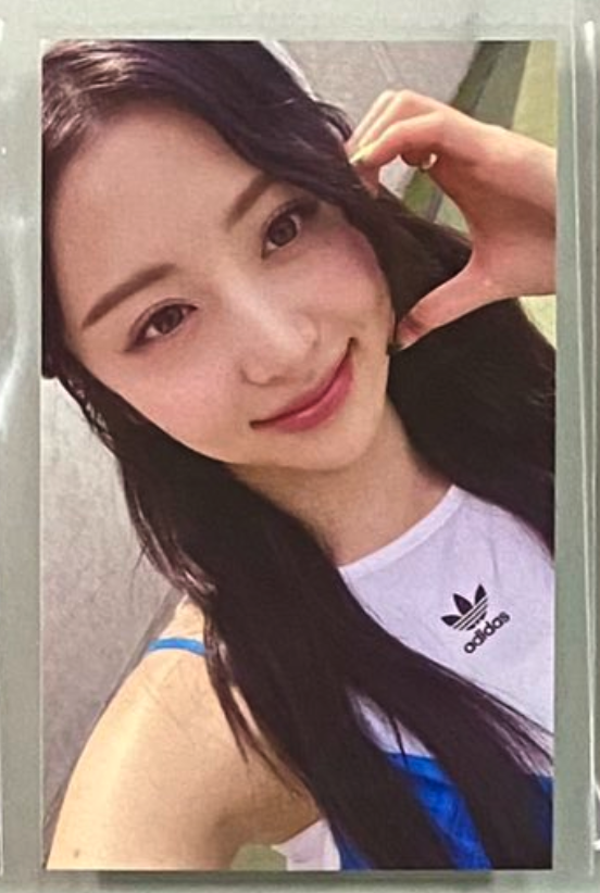 LE SSERAFIM Japan UNFORGIVEN Weverse shop JAPAN POB / Lucky Draw Photo ...