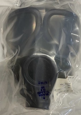 US MILITARY 3M FR-M40 GAS MASK BRAND NEW SEALED M40 * SIZE MEDIUM -- | eBay