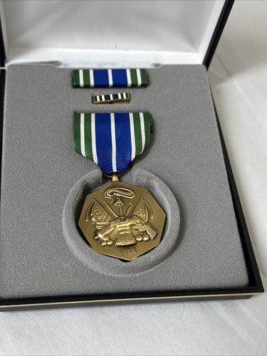 US ARMY ACHIEVEMENT MEDAL (AAM) PRESENTATION BOX RIBBON LAPEL PIN GRACO ...
