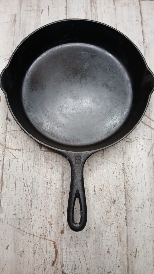 Griswold #8 Vintage Cast Iron Skillet Logo 704 N Erie, PA Heat Ring ...