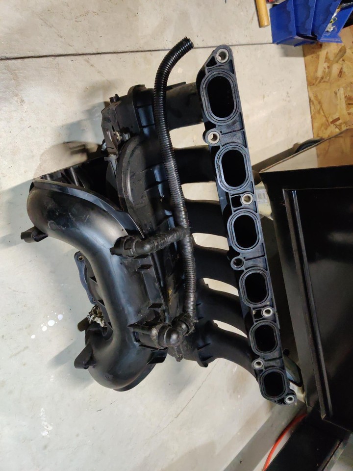 OEM BMW E70 E82 E88 E90 E92 E93 Engine N52 Intake Manifold | eBay