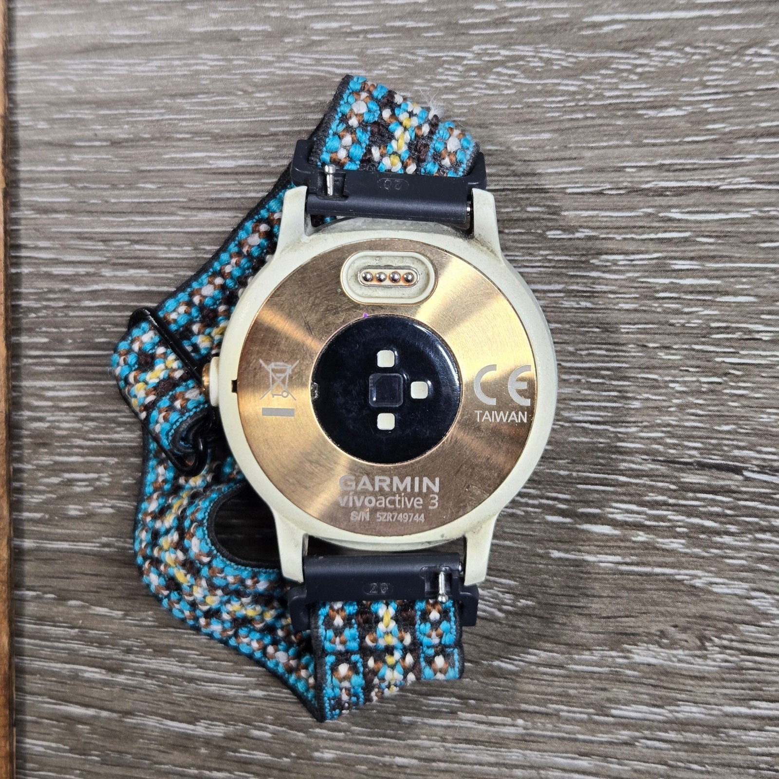 Garmin Vivoactive 3 GPS Smartwatch White/Gold Rare color, No Charger | eBay