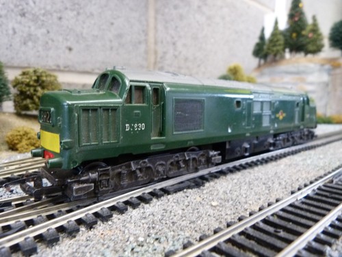 Triang R751 BR green class 37 loco for OO gauge model train set | eBay UK