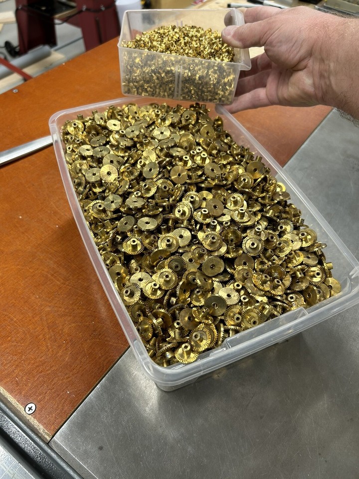 QTY 12 TRADESHIP BRASS BEVEL GEAR SETS 40/10 TEETH 4:1 RATIO SLOT CAR ...