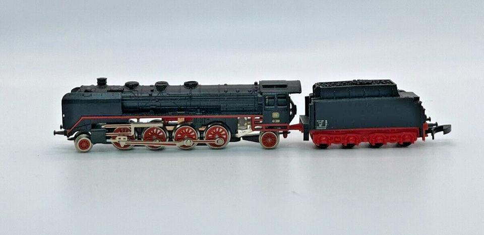 Z Scale Marklin BR 41 Steam Locomotive With 5 Pole Motor and Tender ...
