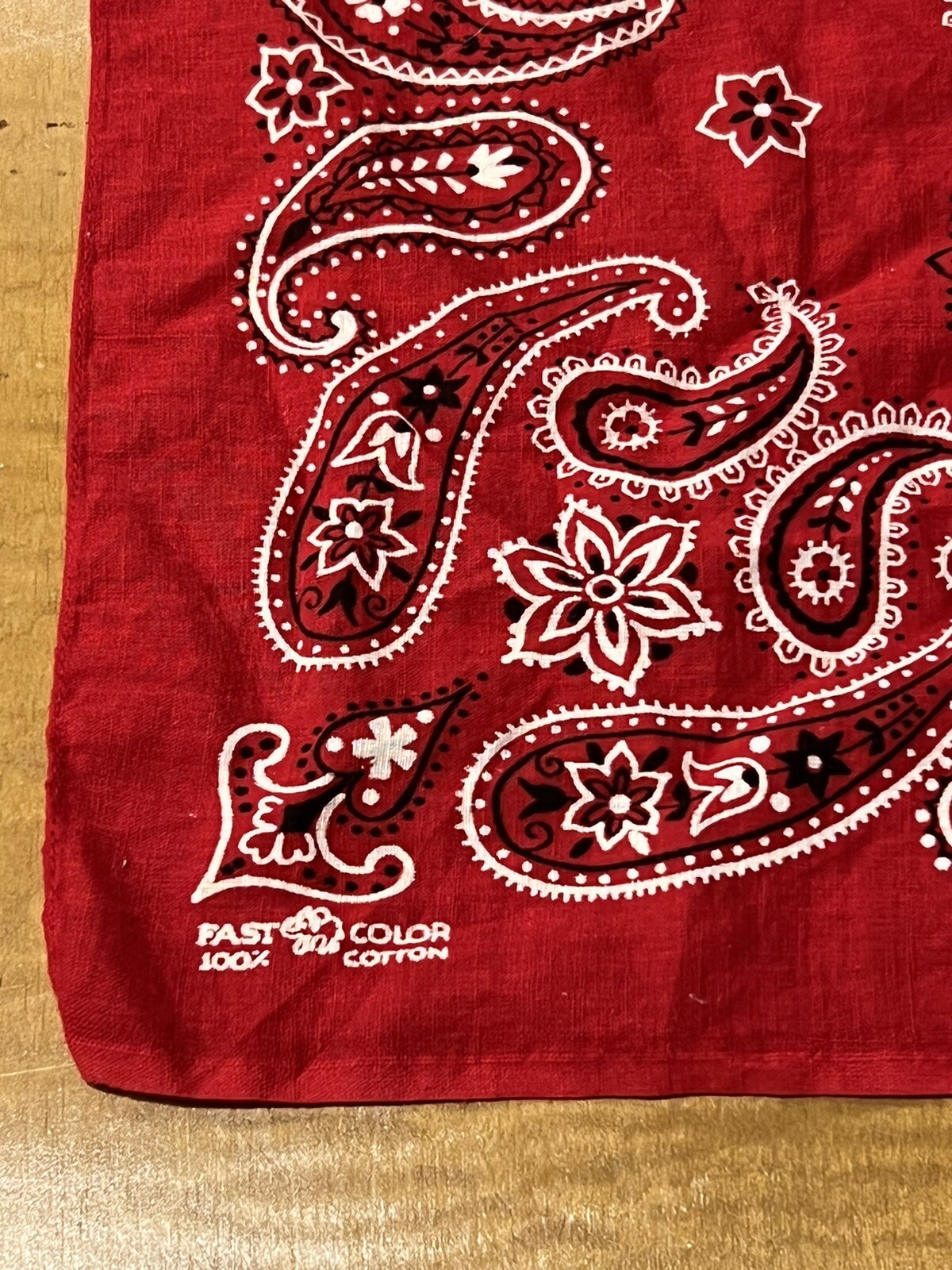 Vintage Fast Color Elephant Trunk Up Red Bandanna Han… - Gem