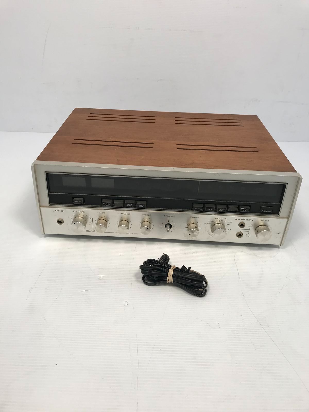 Sansui Eight Solid State AM/FM Stereo Tuner Amplifier With Cord - La Paz County Sheriff's Office ...