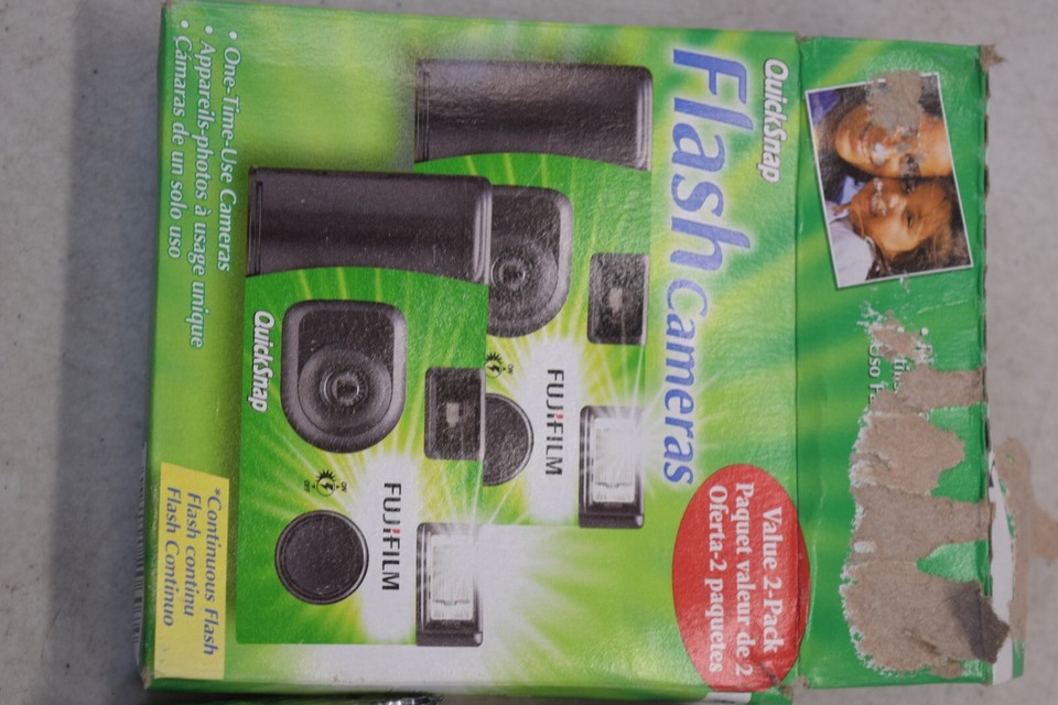 2 pack Fujifilm QuickSnap Flash 400 One-Time-Use Camera - Black. BOX ...