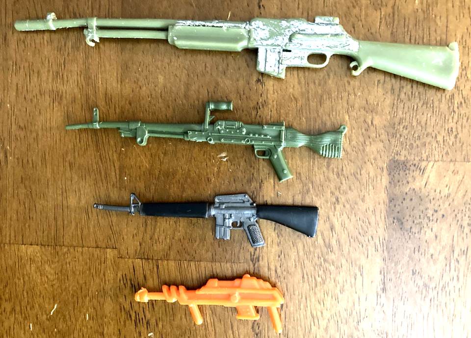 Vintage GI Joe Green Ammo Belt, Variety of Rifle's, Ammunition Mility ...