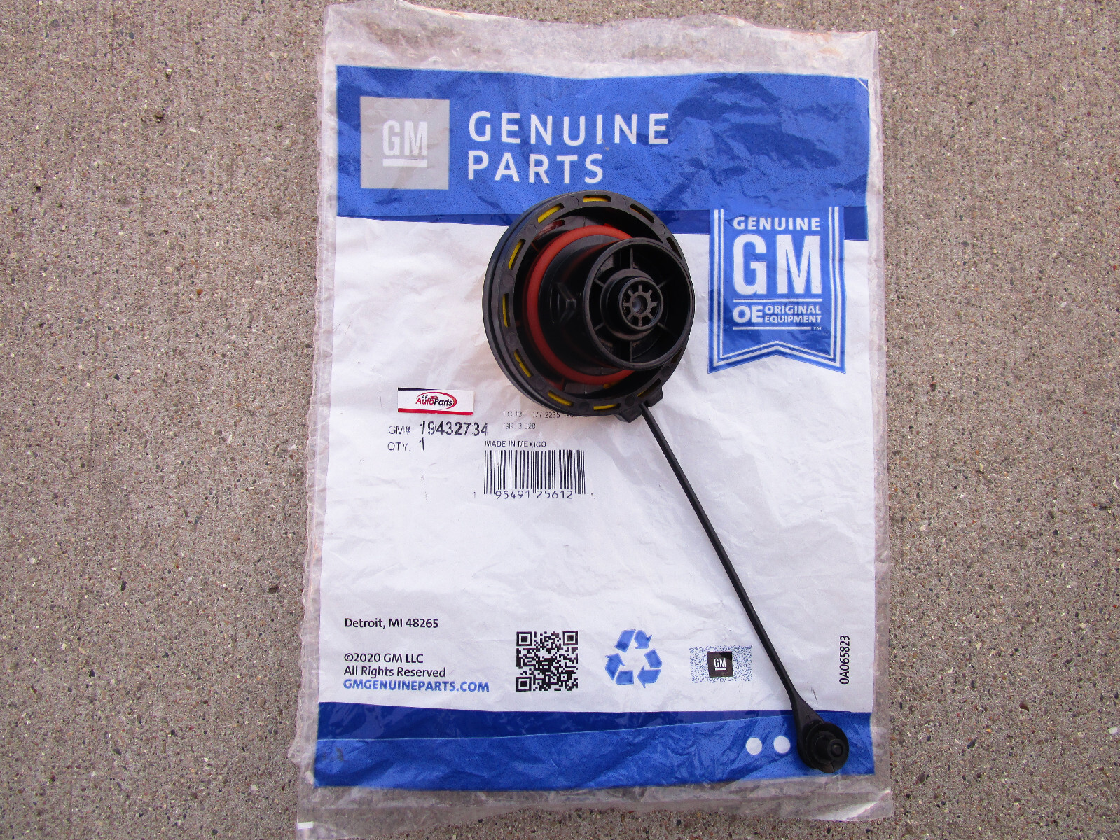 13 - 15 CHEVY CAPTIVA SPORT FUEL GAS TANK FILLER CAP W/ TETHER OEM NEW ...
