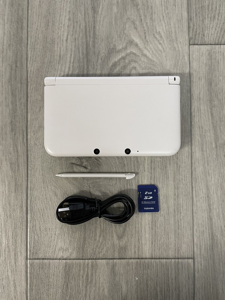 Nintendo 3DS XL LL Console White With Charger And Stylus USA SELLER | eBay
