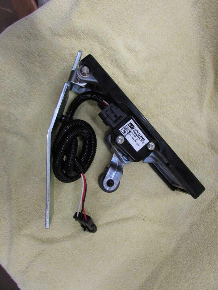 Williams Controls WM-526-350826, Electronic Throttle Pedal ASSY, 3wires ...