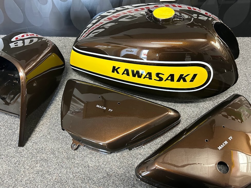 Kawasaki H1, H2, 500, 750, tank, tail, paint job, triple 3 cylinder | eBay