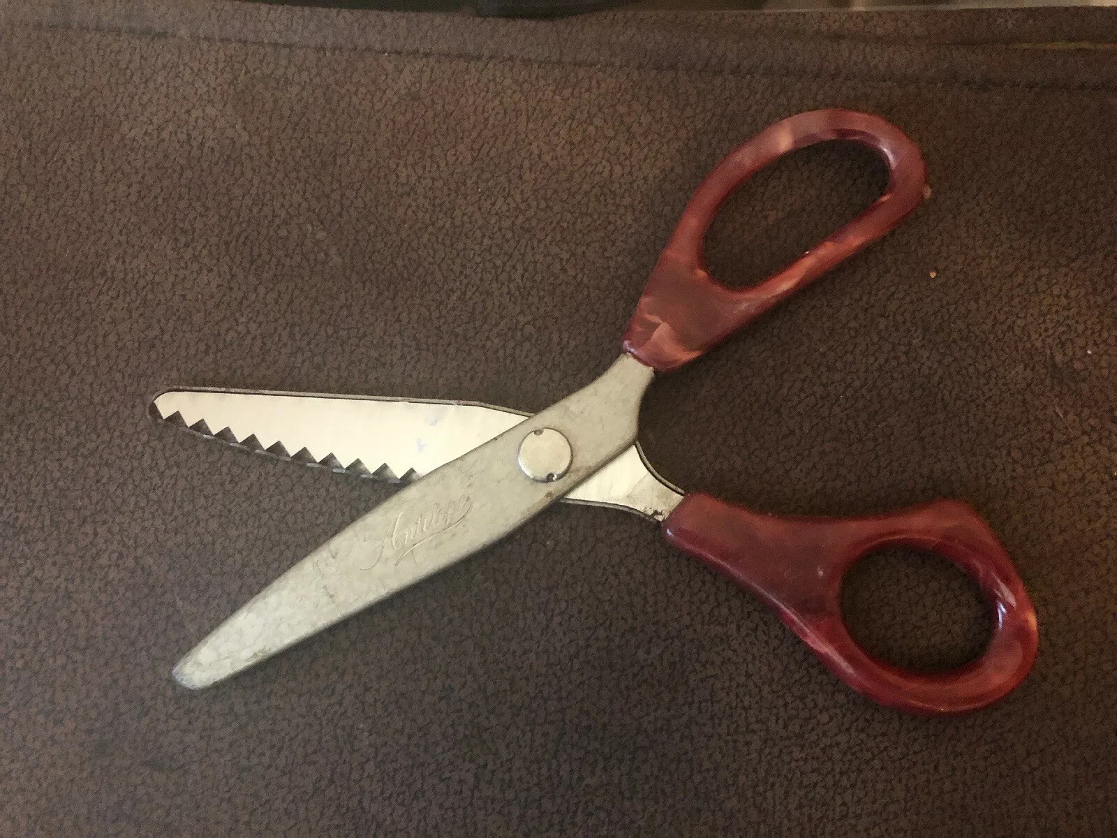 Vintage Antelope 7 1/4” Pinking Shears Marbled Brown Bakelite Handles ...