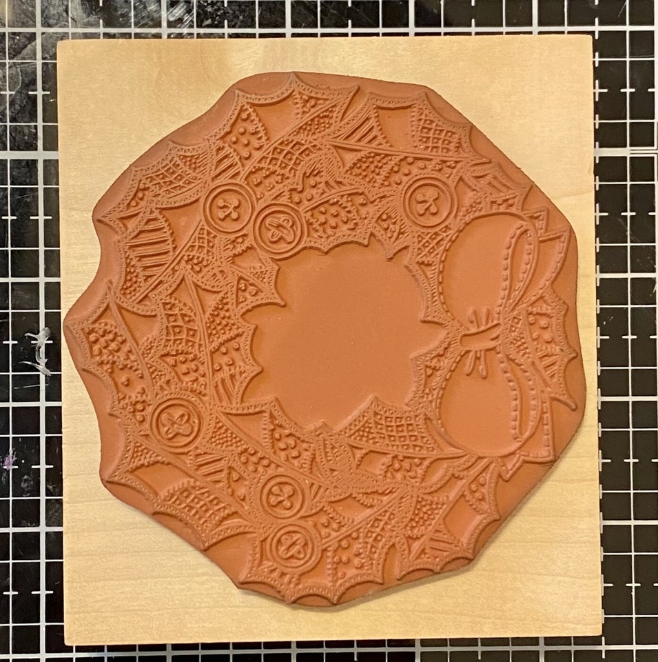 CHRISTMAS COUNTRY WREATH Peddlers Pack quilty buttons bow leaves ...