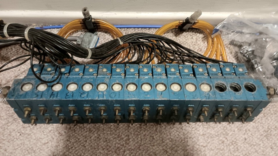 Showbiz Pizza Place Rock A Fire Explosion Beach Bear Animatronic Mac ...