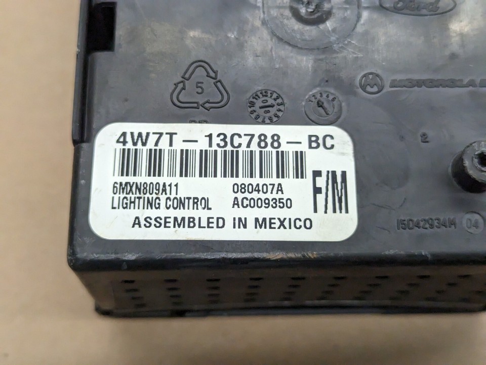 03 04 Mercury Grand Marquis Ford Crown Vic LIGHT CONTROL MODULE LCM ...