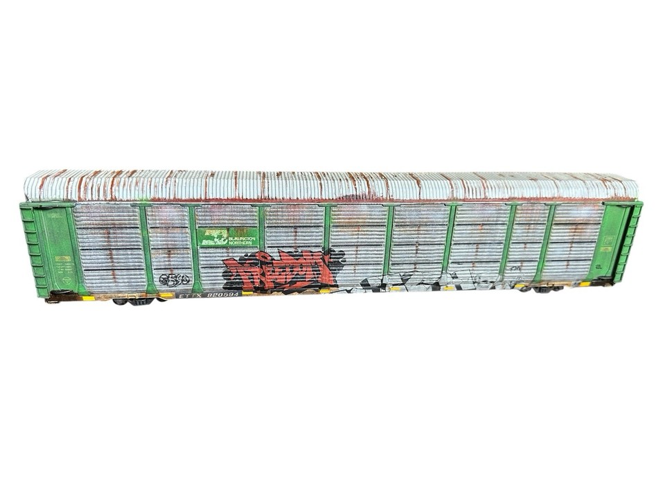 MBD Custom Weathered Graffiti Ho Scale Walthers Tri-level Autorack BN ...
