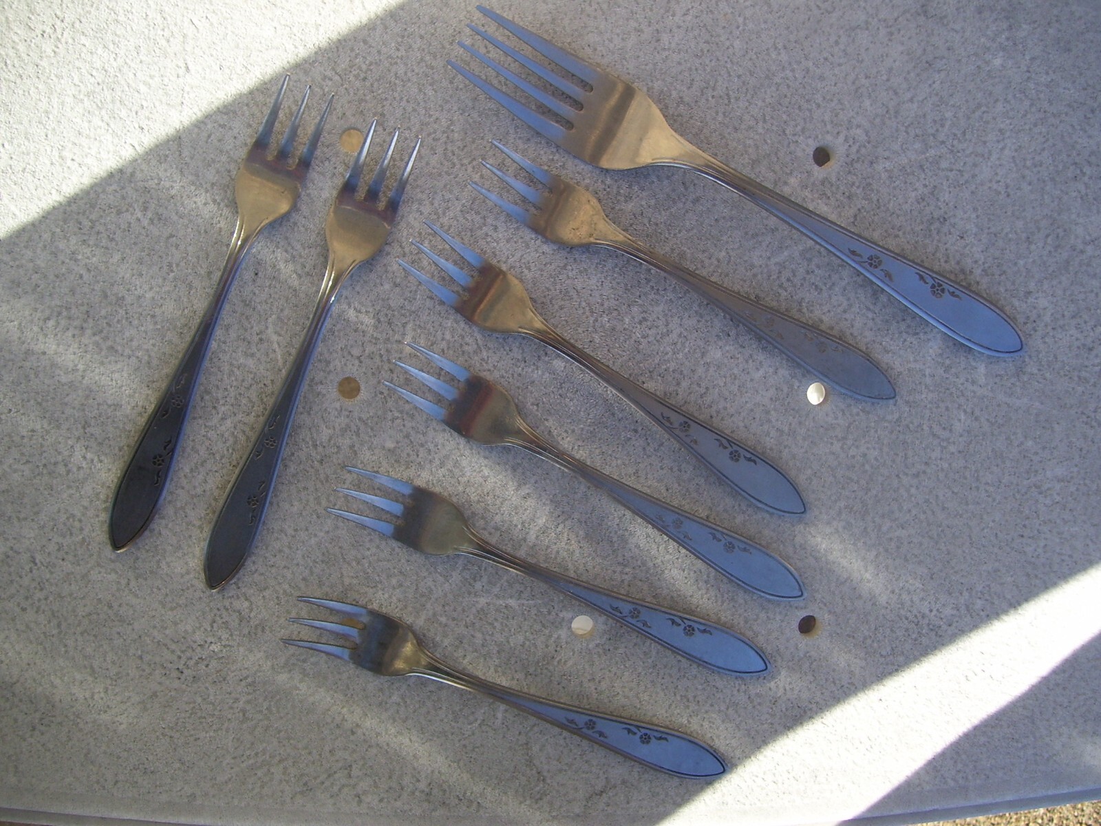 VINTAGE IMPERIAL STAINLESS - FLOWER DANCE 7 COCKTAIL FORKS + 1 DINNER ...