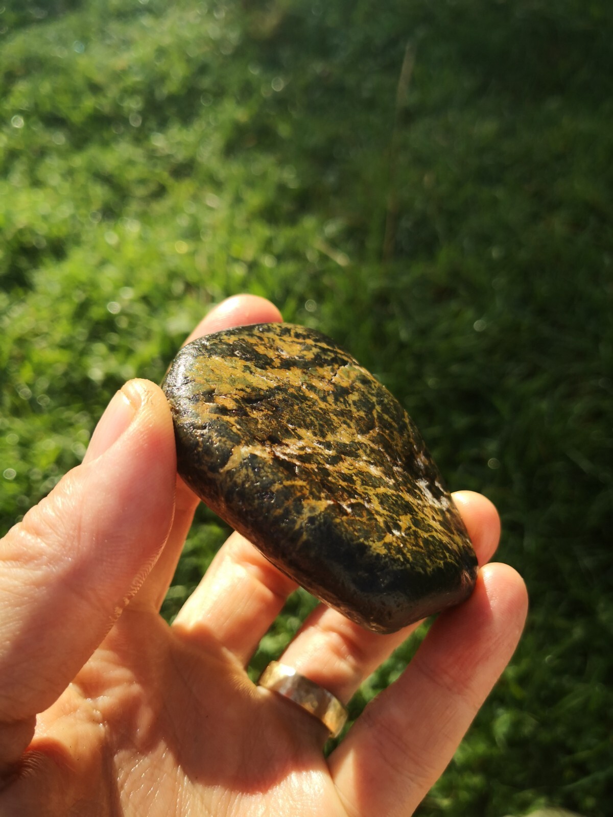 New Zealand Greenstone serpentine Pounamu natural cobble stone carving ...