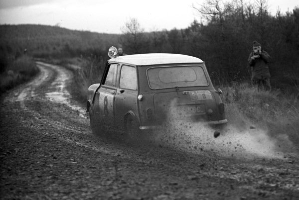 Paddy Hopkirk & Henry Liddon Mini-Cooper S RAC Rally 1965 Old Racing ...