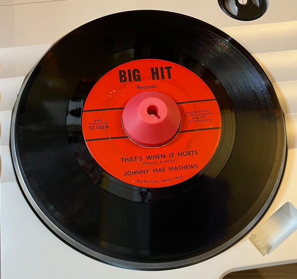 Johnny Mae Mathews - I Have No Choice / That's When It Hurts ( Big Hit ...
