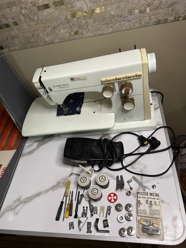 Viking Husqvarna Sweden Model 6030 Sewing Machine w/ Case - Tested ...