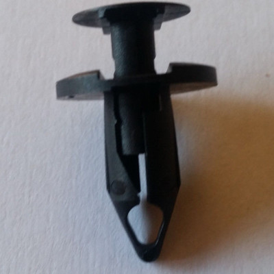 Land Rover & Range Rover 10 x plastic panel rivet & wheel arch clip ...