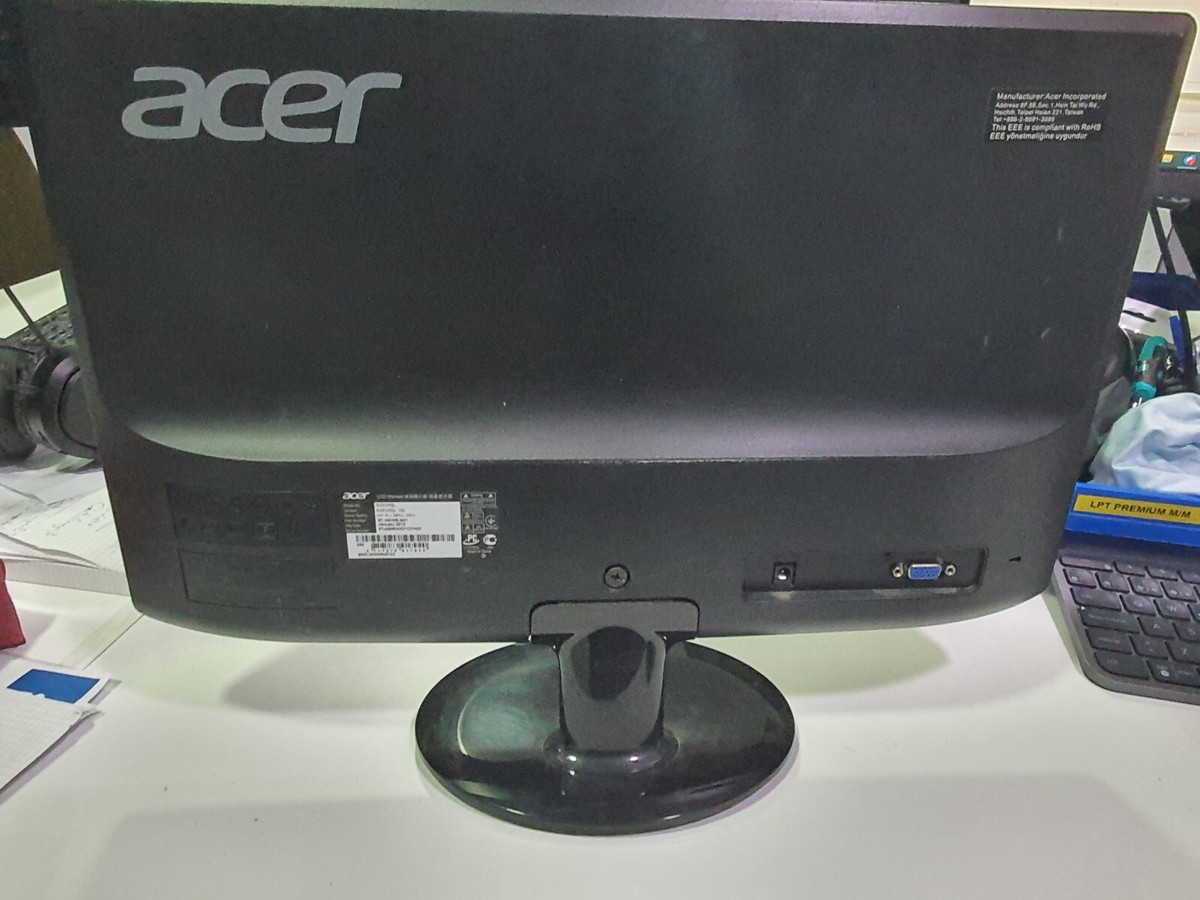 Escritorio Hd Acer Roto