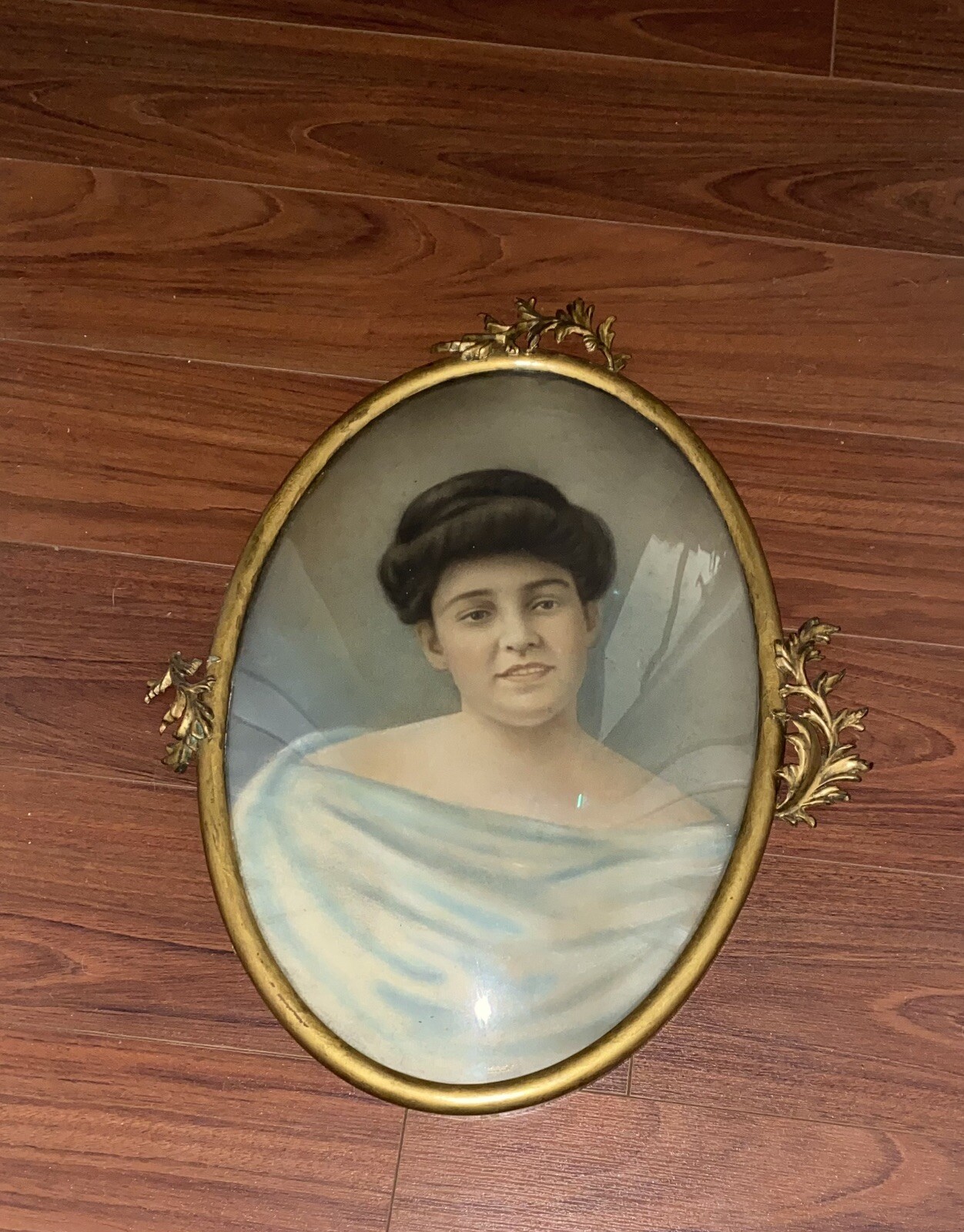 OLD ANTIQUE ROUND ORNATE METAL HANGING PICTURE FRAME WITH OLD PHOTO~20 ...