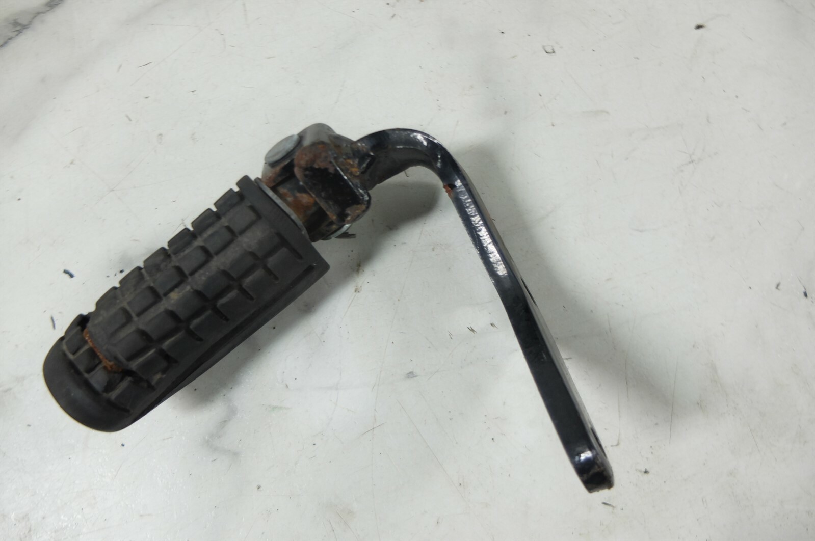 01 Honda CB 250 CB250 Nighthawk front left foot rest Peg and mount | eBay