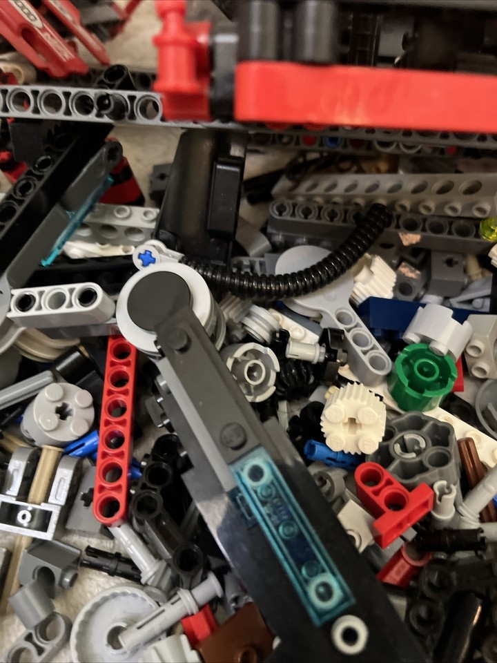 Lego Technic 2.5 LB Bulk Lot Assorted Pieces Bricks Pins Liftarms Axles ...
