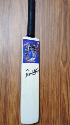 Autograph of Sachin Tendulkar - signed mini bat Indian cricket India ...